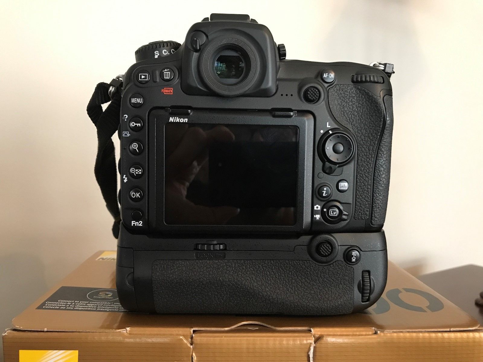Nikon D500 Digital SLR Black Camera Body + MB-D17 Battery Grip. MINT ...